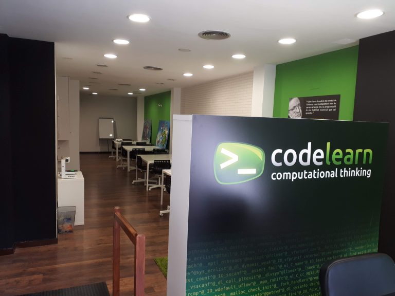 Codelearn arriba a Castelldefels | Escola de programació, robòtica i pensament computacional ...